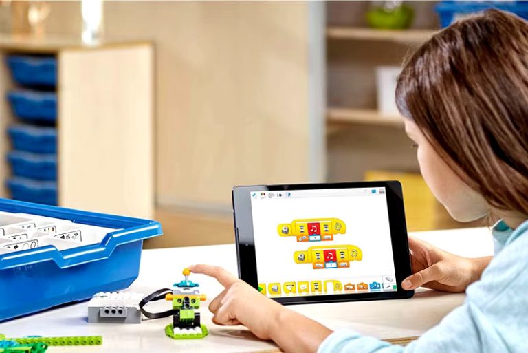 Kit de Robótica Educativa Wedo 2.0 - Compatível com LEGO - Robotparts